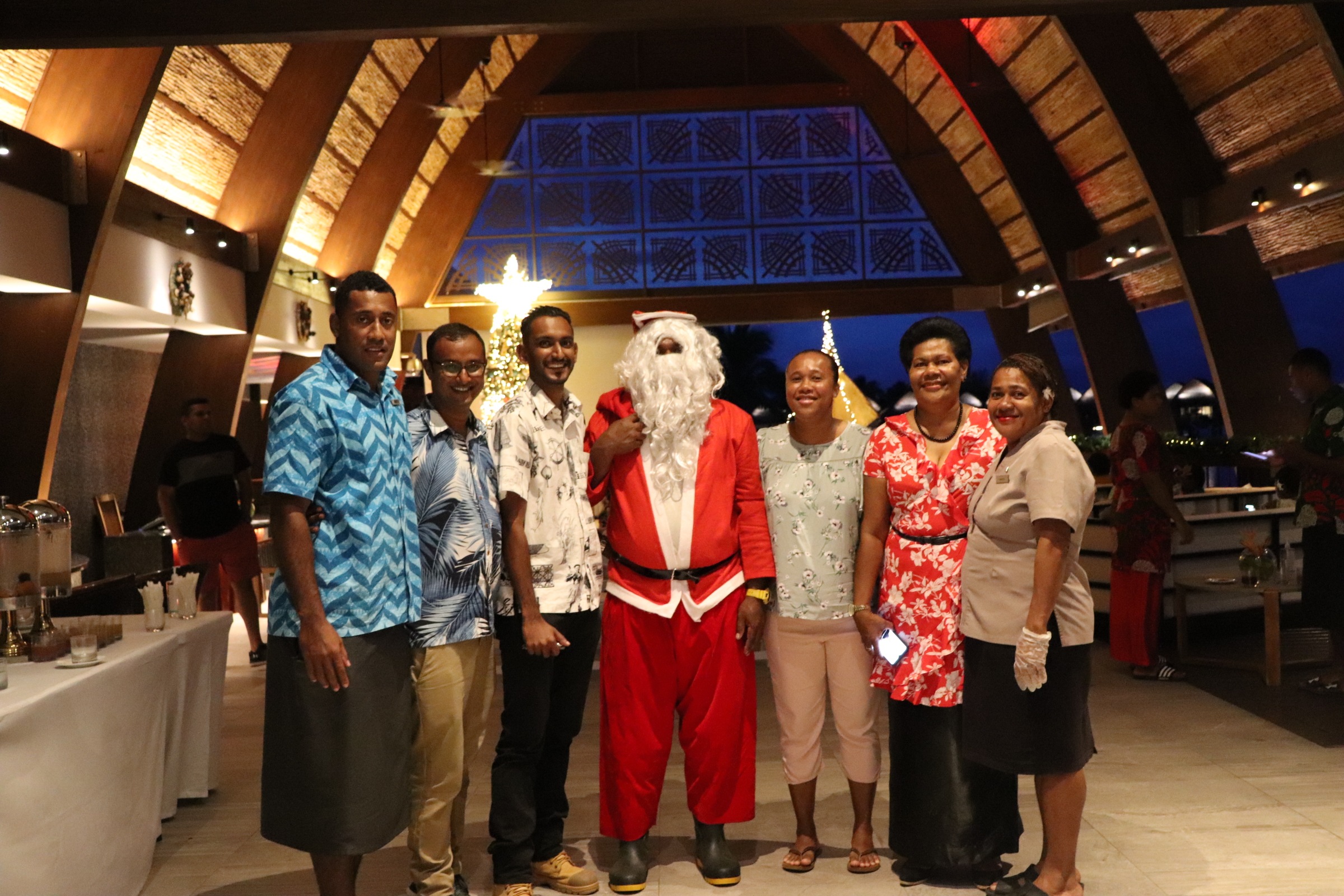 Christmas Tree Lighting Ceremony at Fiji Marriott Resort Momi Bay ...